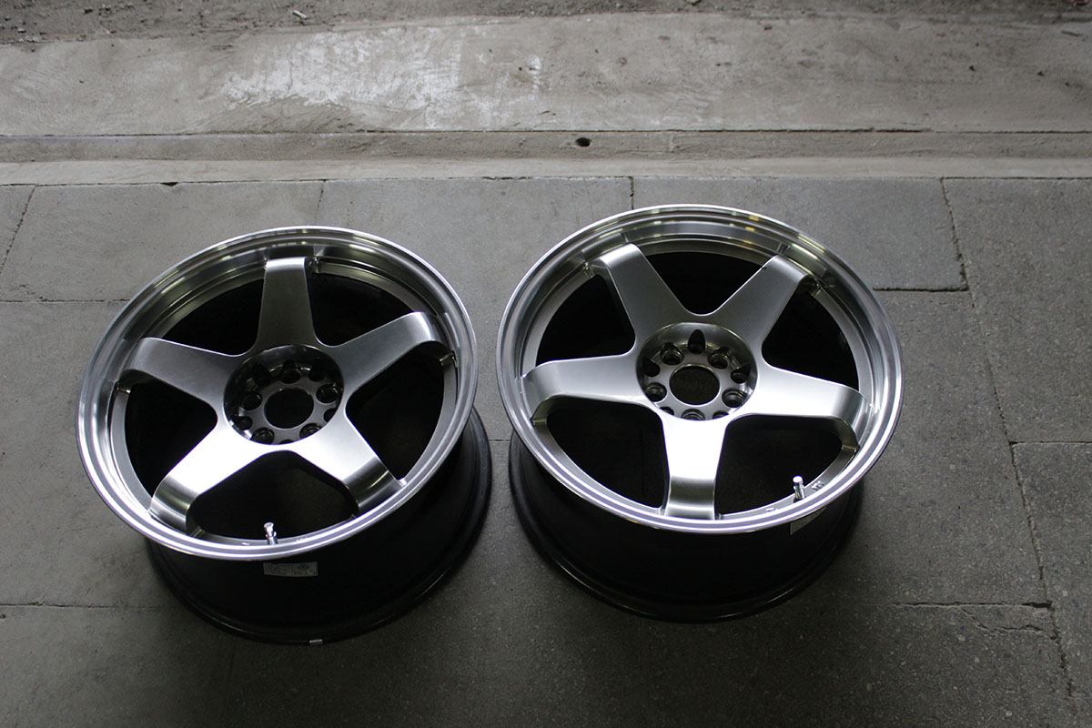 Диски Uras пара - Japan Wheels